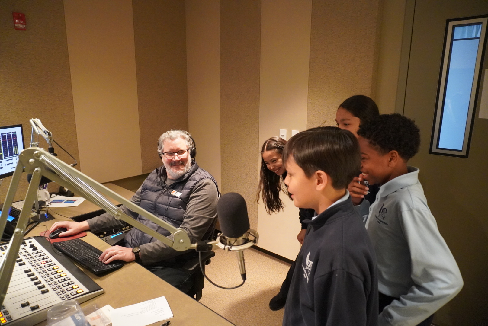 Colorado Public Radio Puts Escuela 5th Graders on the Air!